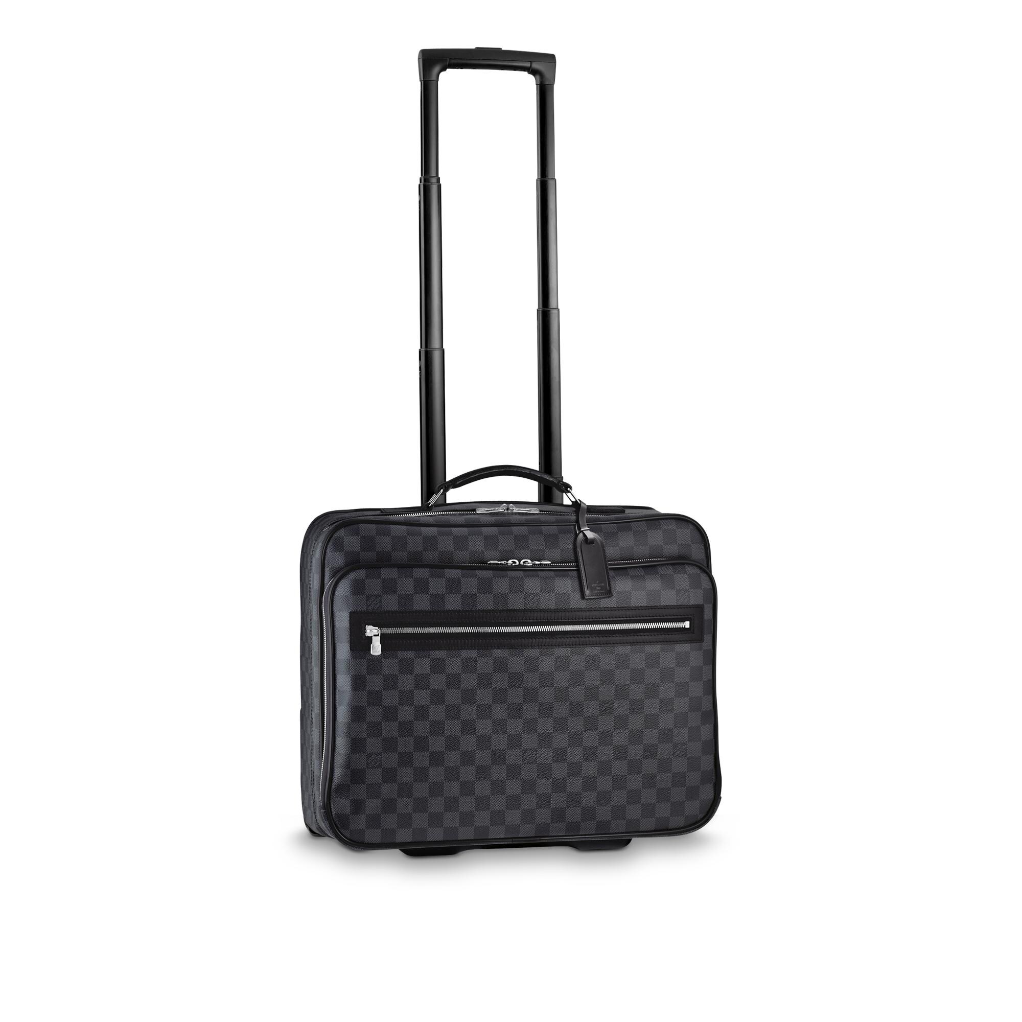 Fondation Louis Vuitton Vestiaire Valise | Paul Smith